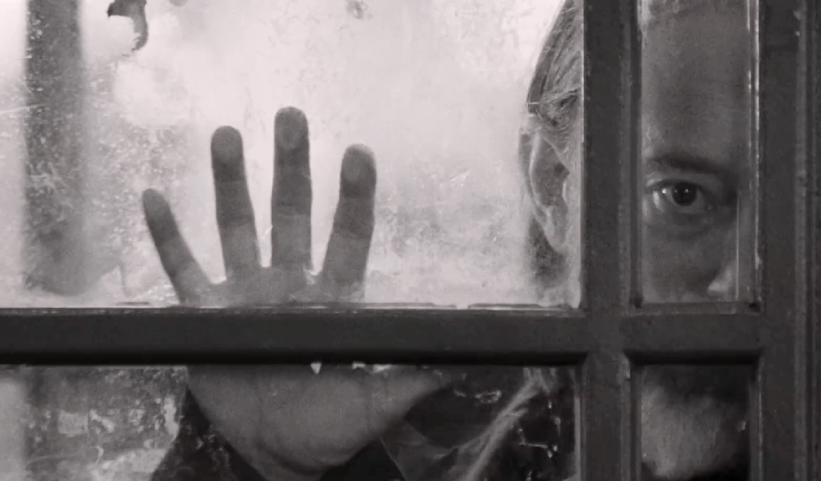 Ο Πολ Τόμας Αντερσον σκηνοθετεί το βίντεο κλιπ των The Smile ...